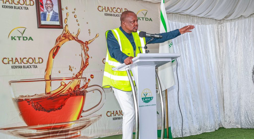 CS Mutahi Kagwe Assesses Progress In Kenya’s Tea Sector At Chai Trading ...